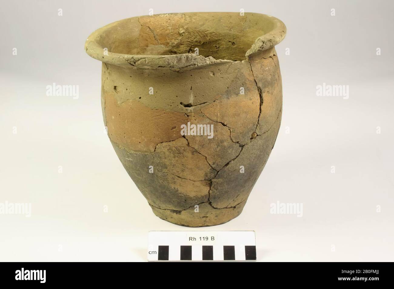 Egg shaped pot shaped pot hi-res stock photography and images - Alamy