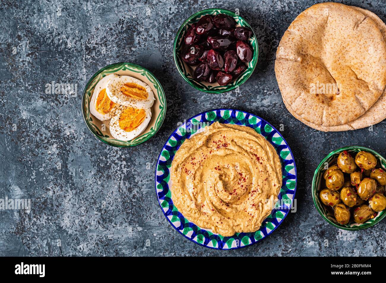 Israeli hummus pita hi-res stock photography and images - Alamy