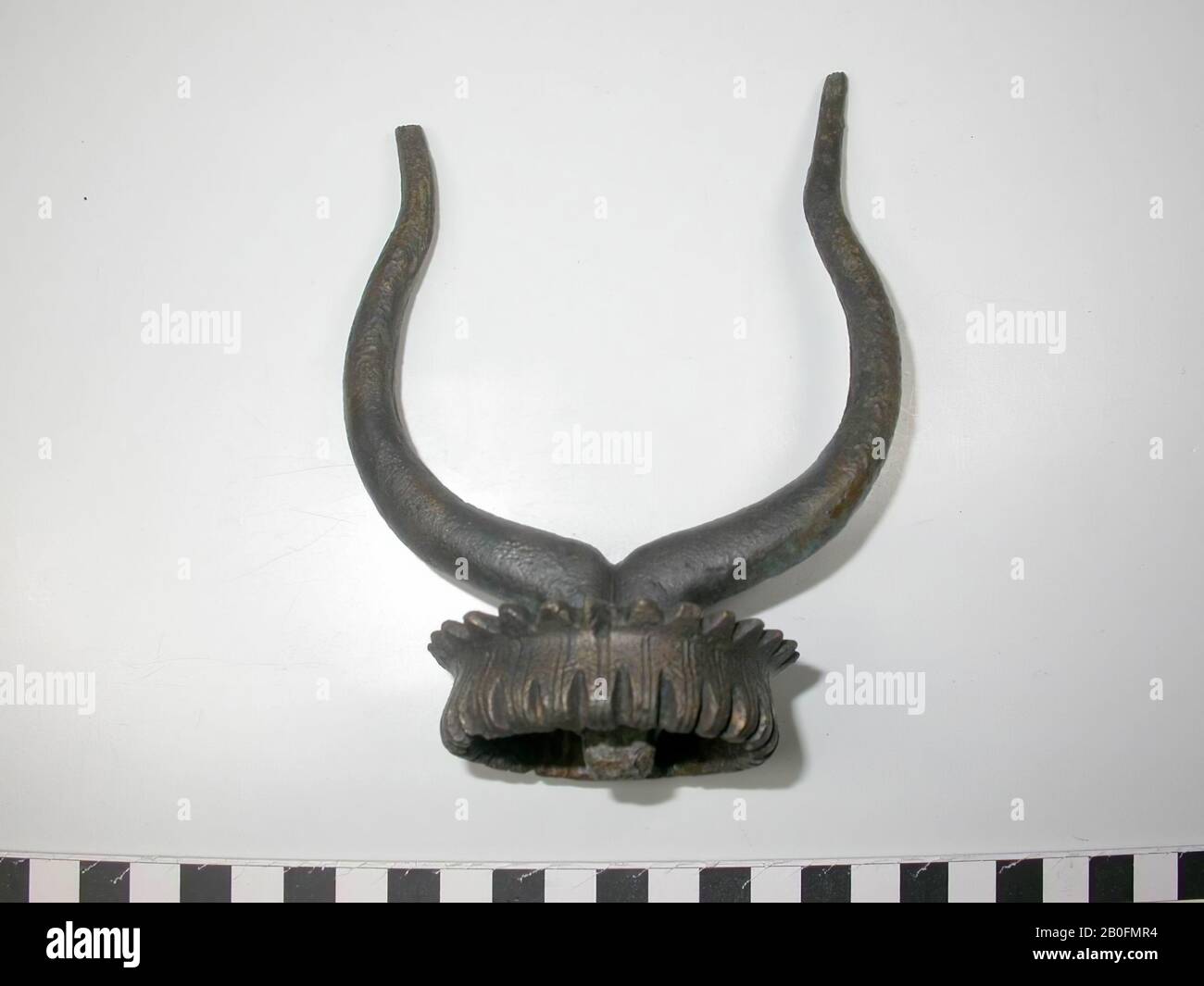 Isis with crown hi-res stock photography and images - Alamy