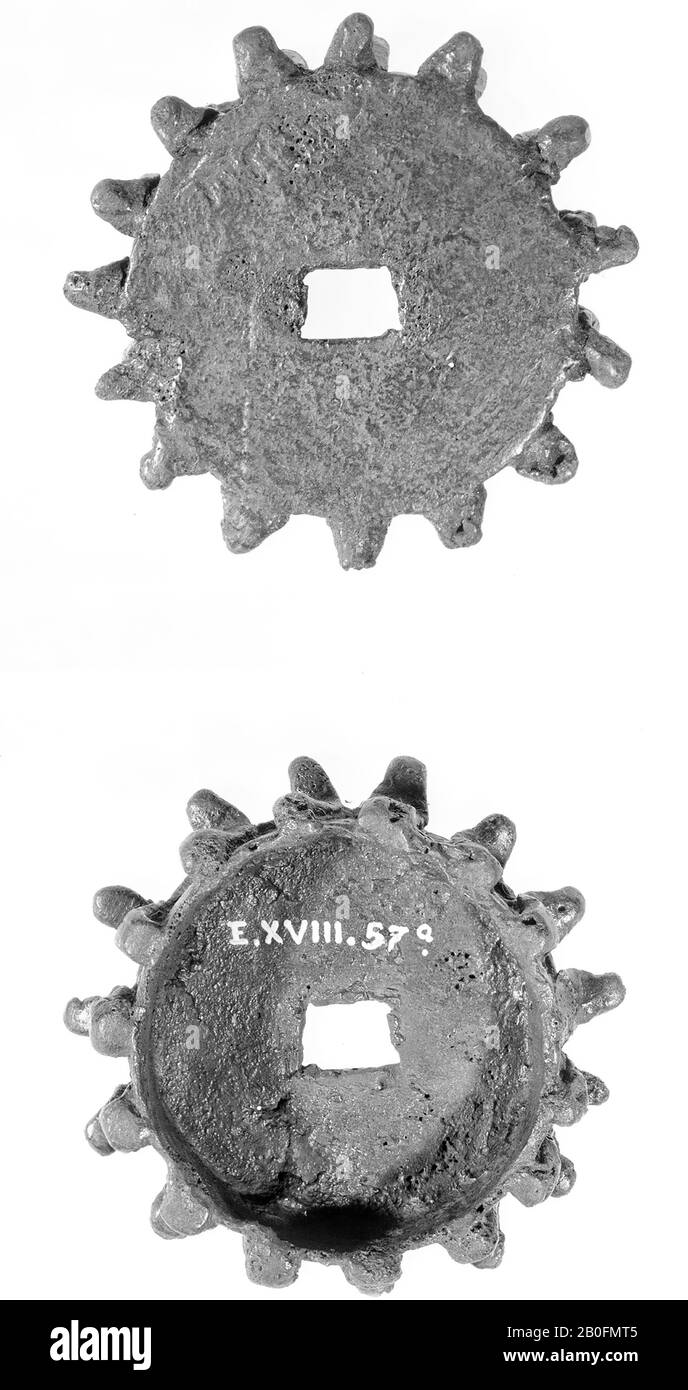 crown, uraeus, Isis, bronze, goddess, bronze, Late Period (?), Egypt ...