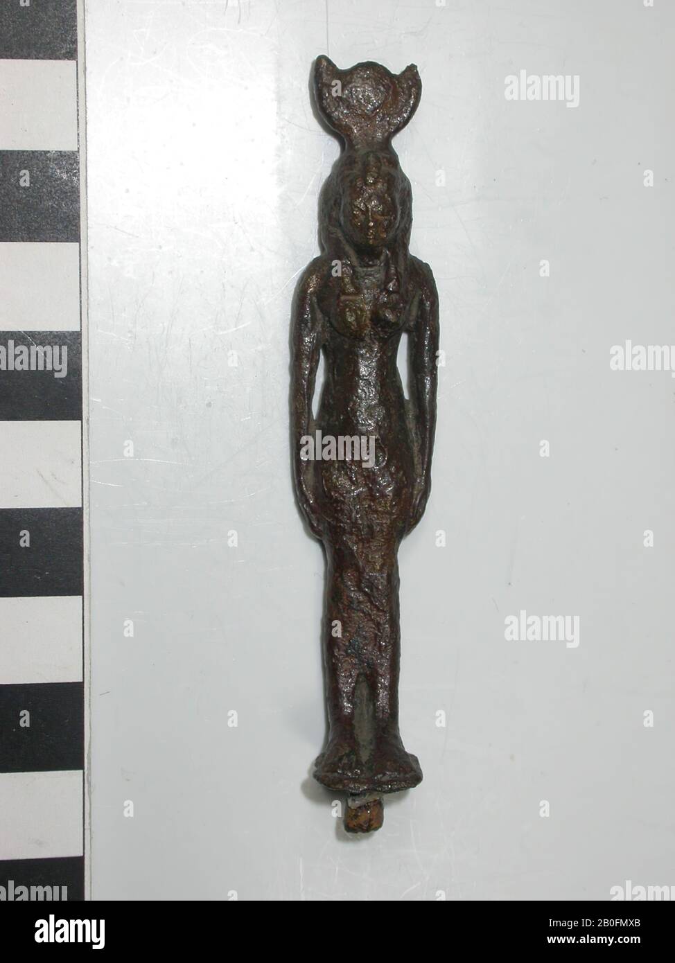 Bronze statue of isis hi-res stock photography and images - Alamy