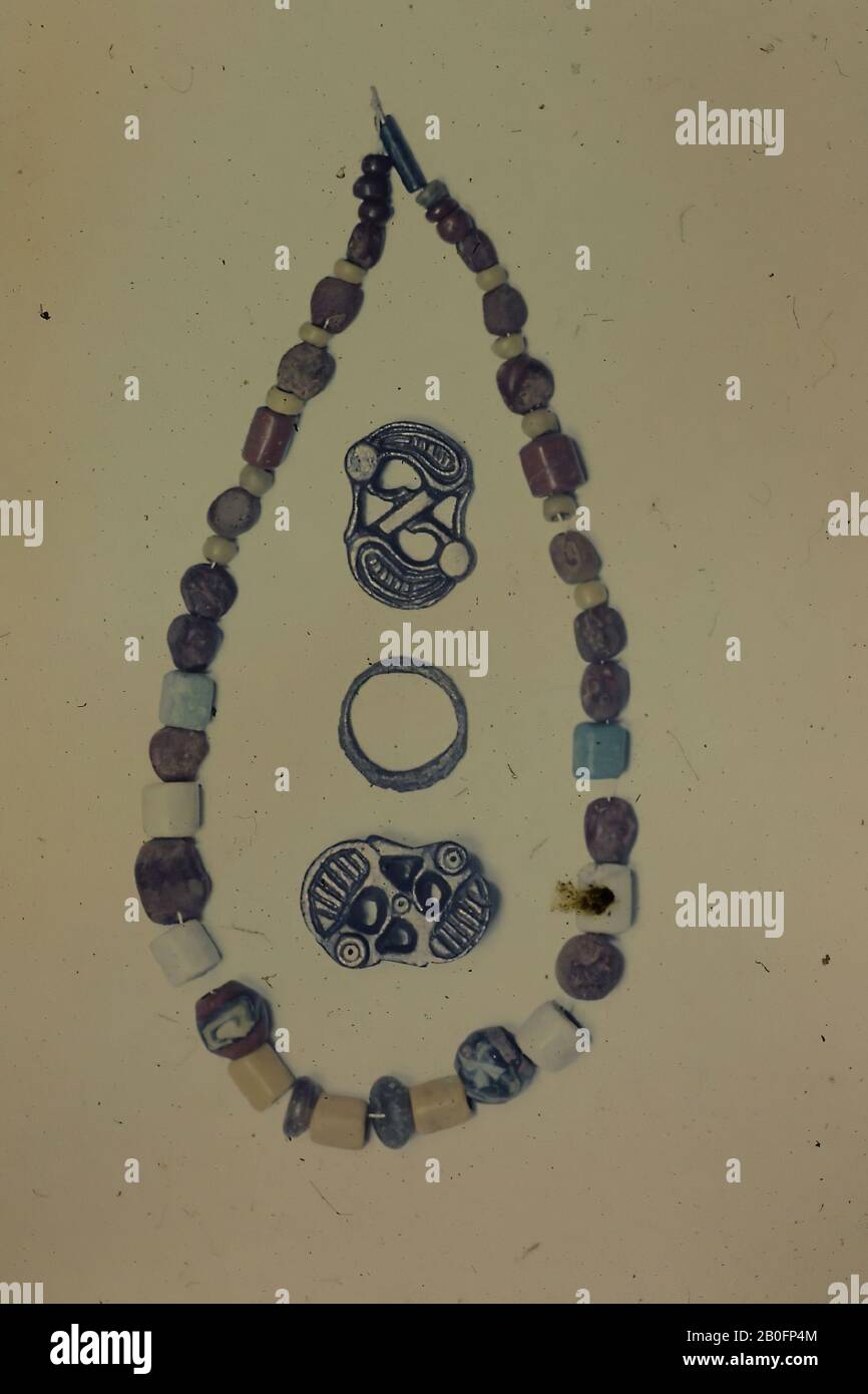 Type of Sarching., Fibula, S-fibula, metal, bronze, 3.1 x 2.1 cm, 7.2 ...