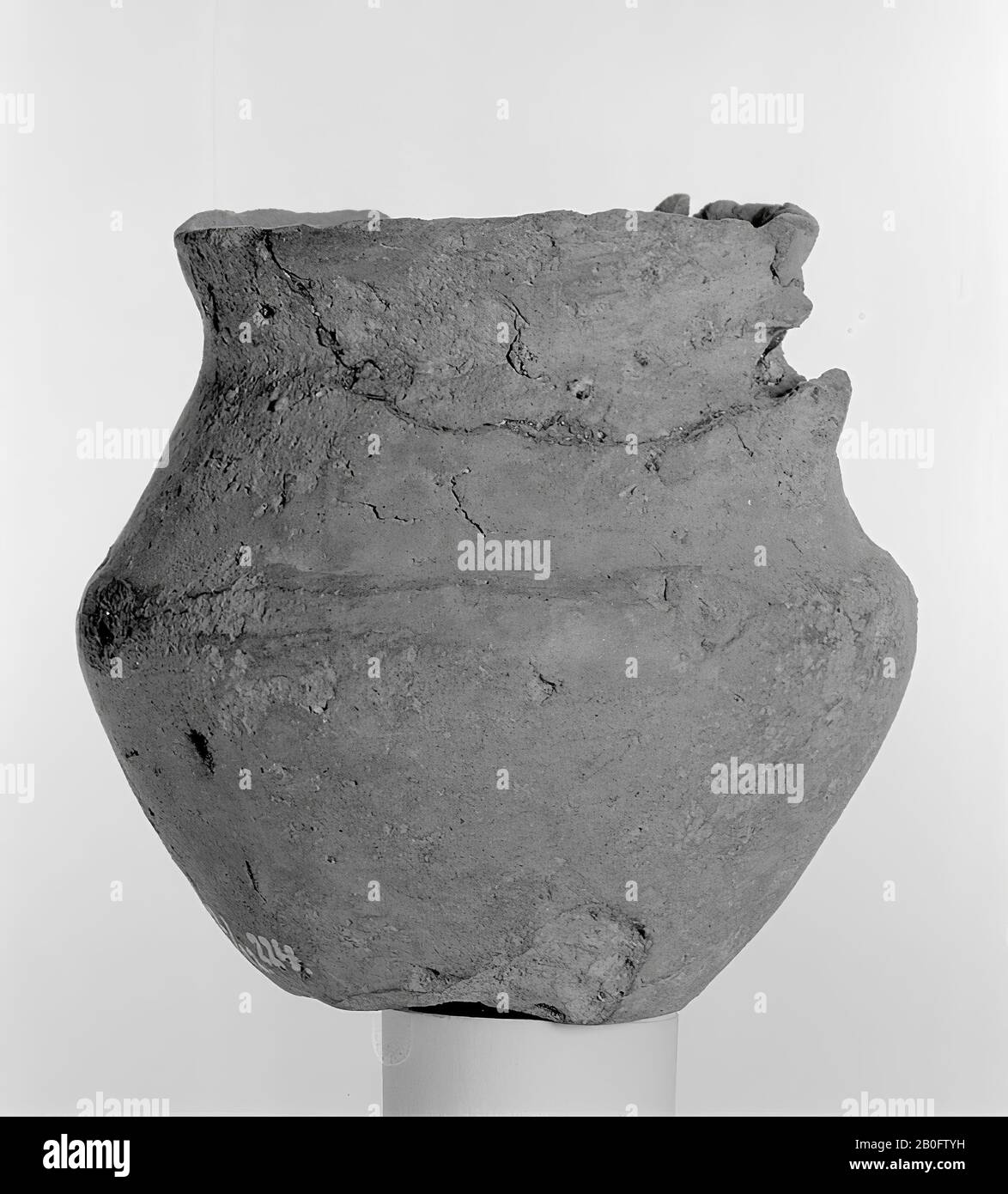 Old fashioned urn shaped pottery pot hi-res stock photography and ...