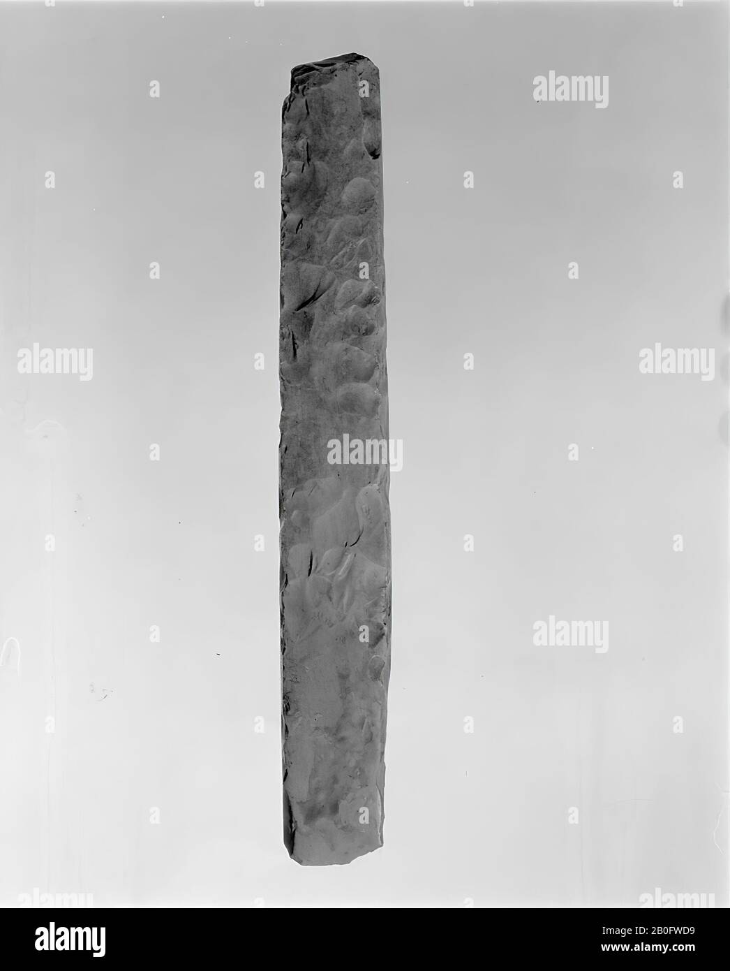 narrow hunnebed chisel in gray-creme flint. Surface honed but still ...