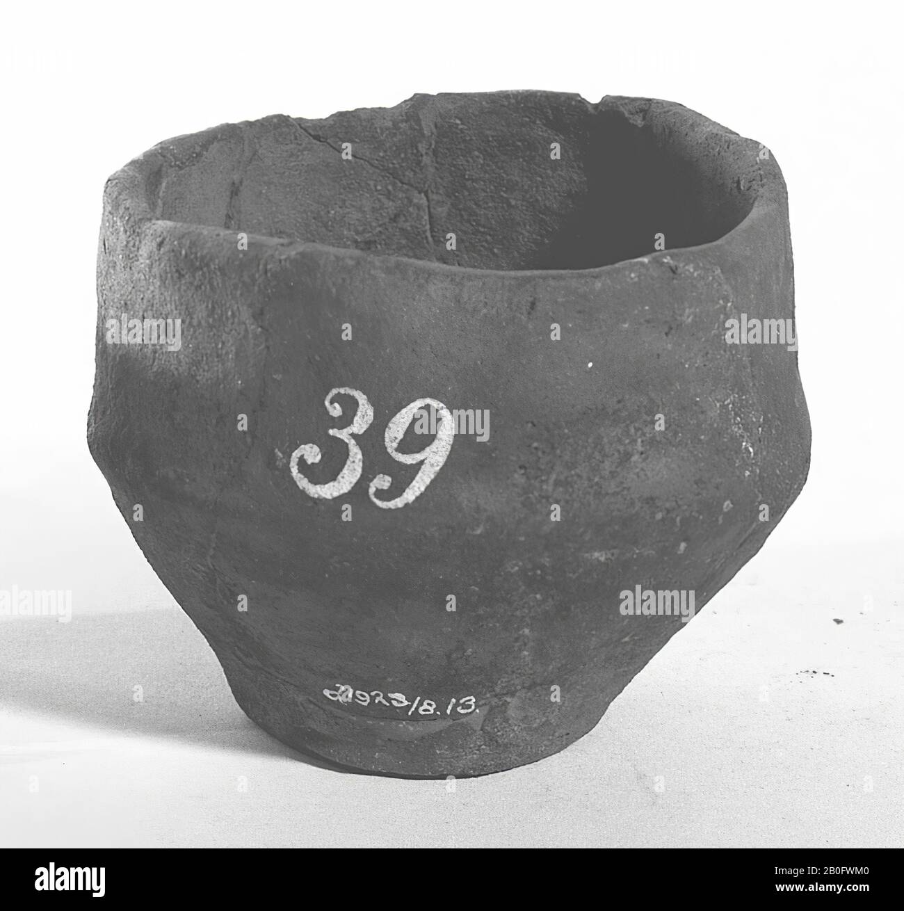 Protosaksian pottery hi-res stock photography and images - Alamy