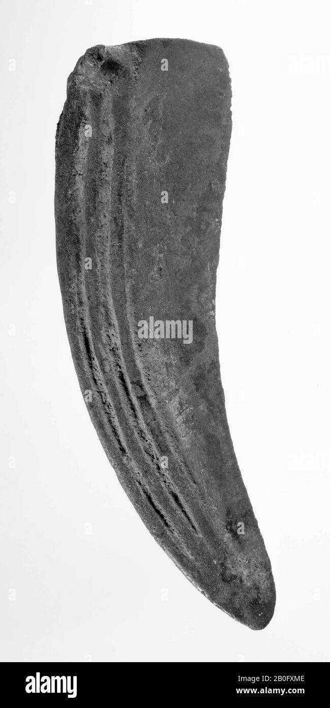 bronze sickle, sickle, metal, bronze, length: 10.3 cm, prehistory -1200 ...