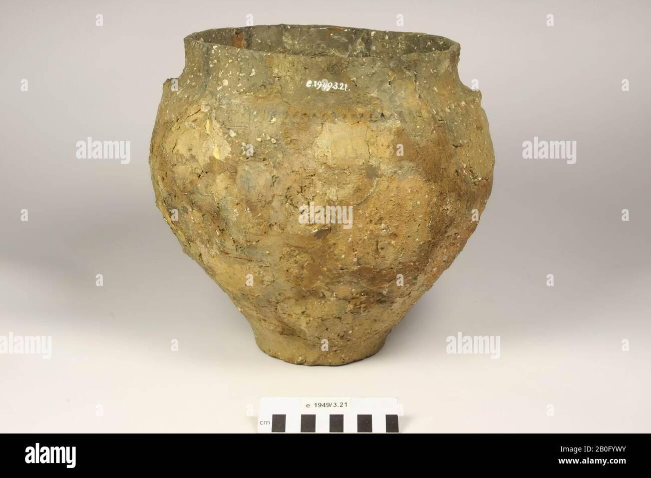 Vase 2 protruding parts hi-res stock photography and images - Alamy