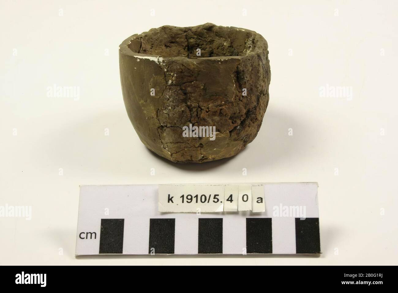 Cylinder shaped pottery pottery hi-res stock photography and images - Alamy