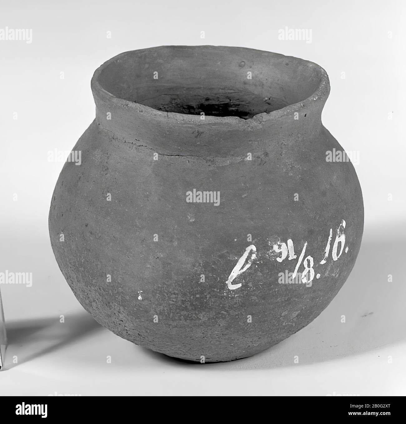 Spherical pottery pewter hi-res stock photography and images - Alamy
