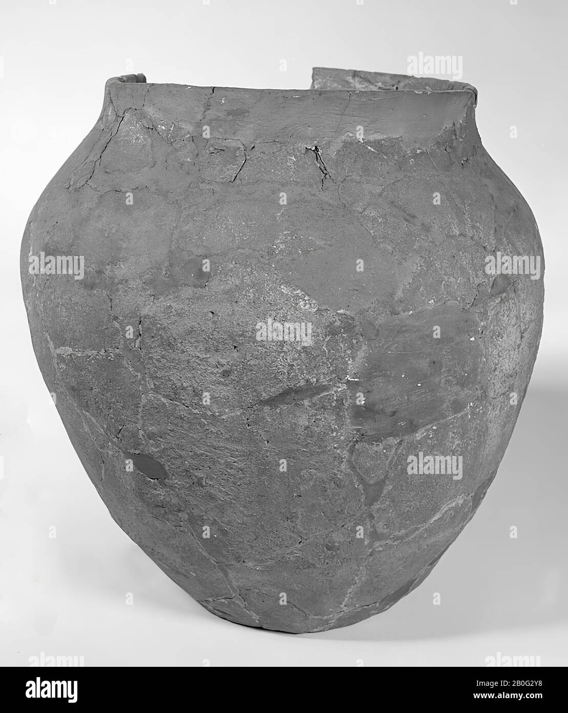 Coarse yellow gray earthenware hi-res stock photography and images - Alamy
