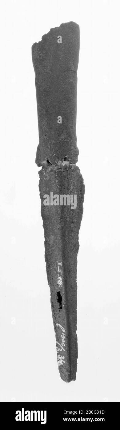 Bronze lance point hi-res stock photography and images - Alamy