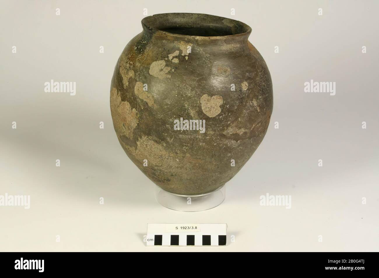 Egg shaped pot shaped pot hi-res stock photography and images - Alamy