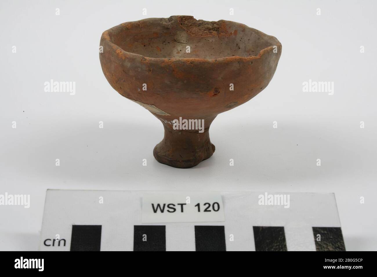 Small foot rim hi-res stock photography and images - Alamy