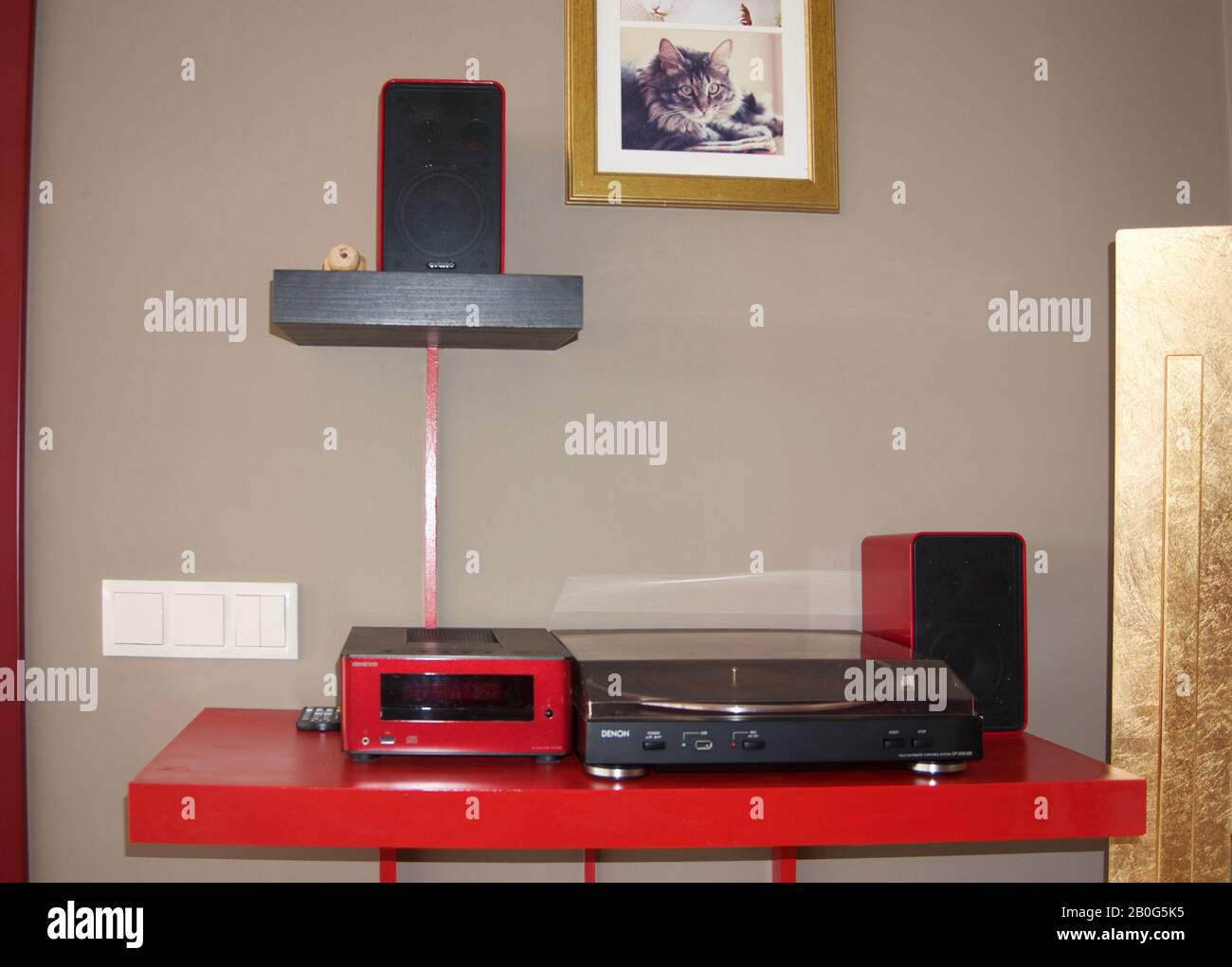 Copertura decorativa cavi elettrici hi-res stock photography and images ...