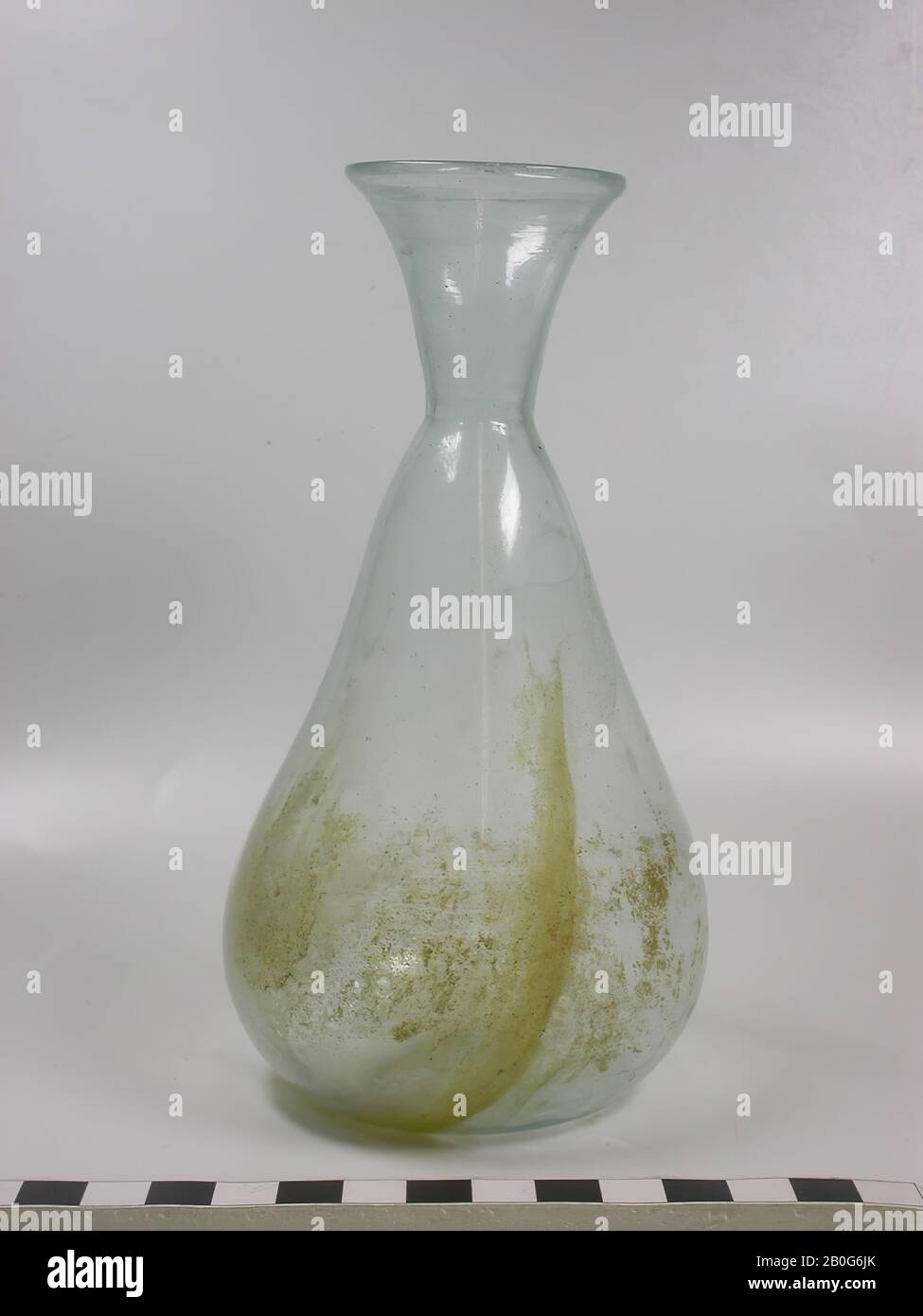 Pear shaped belly hi-res stock photography and images - Alamy