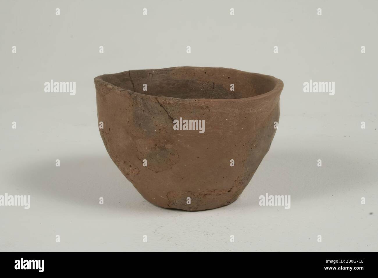 Smooth walled pottery pottery at urn e 1939 Stock Photo - Alamy
