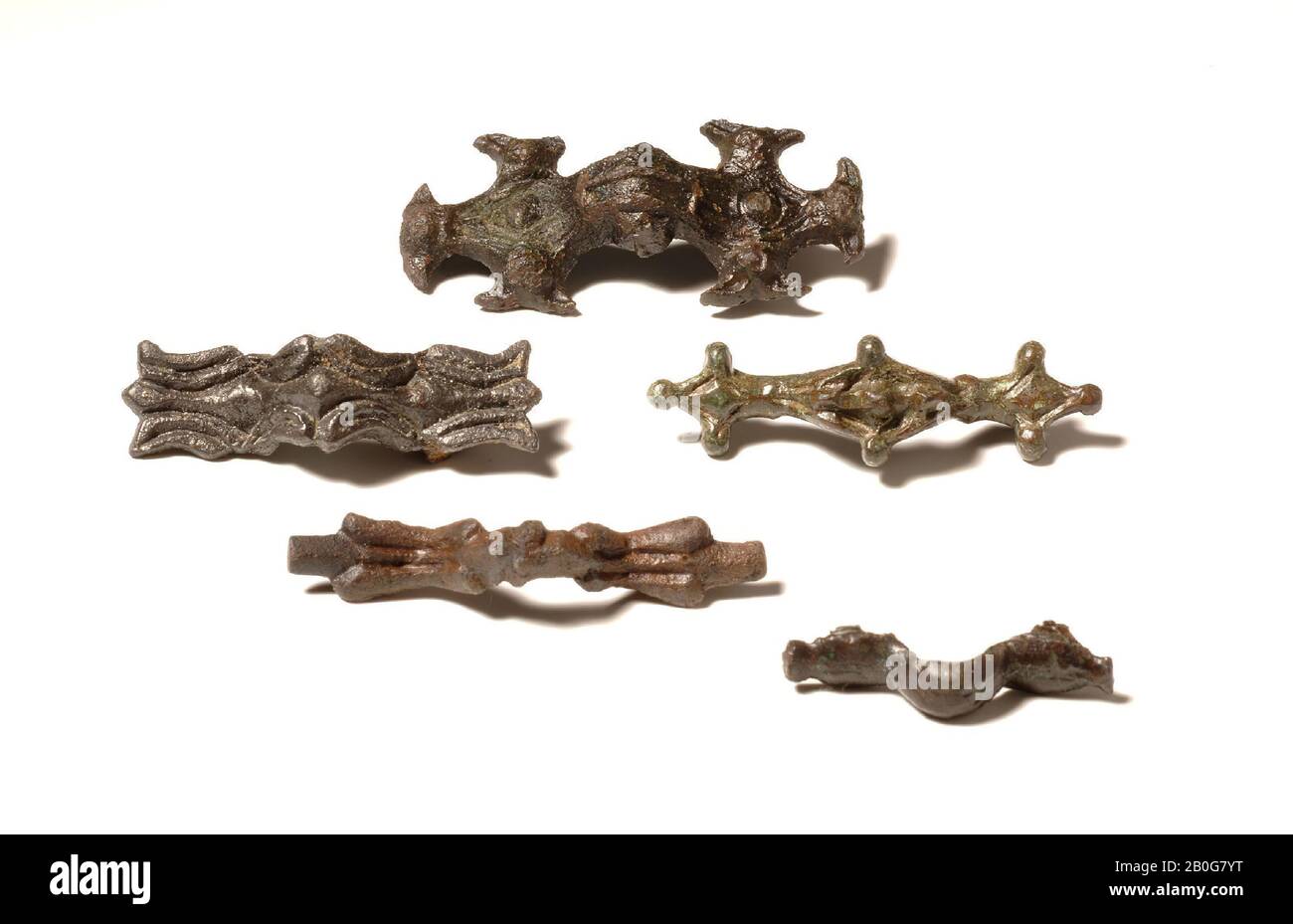 Even armed bronze fibula hi-res stock photography and images - Alamy