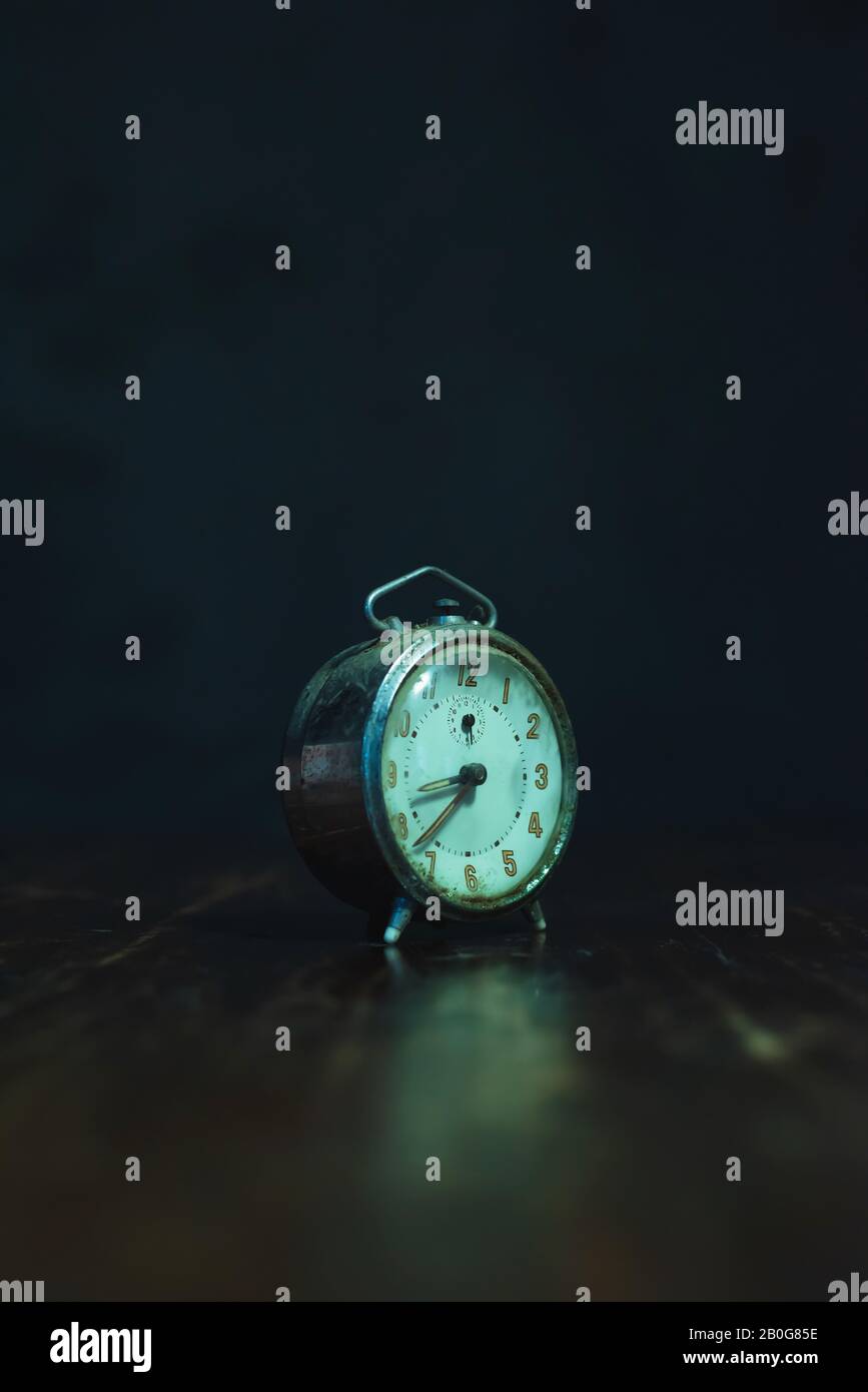 Old dusty clock hi-res stock photography and images - Alamy
