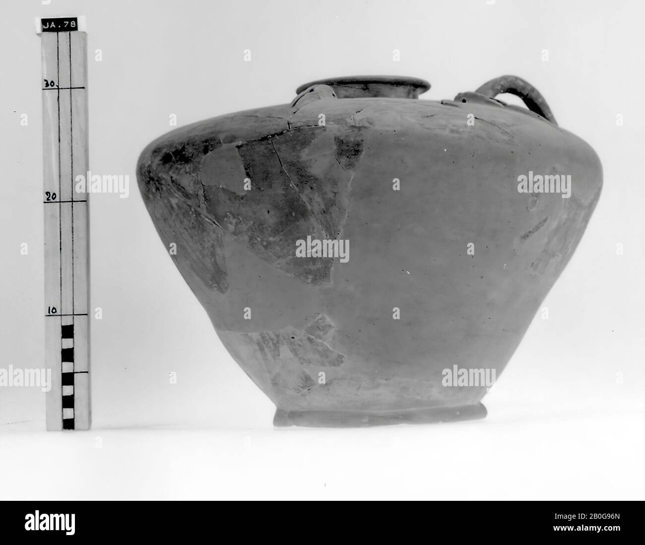 Type: 14, medium pottery, twisted, opening hand width, shoulder hand ...