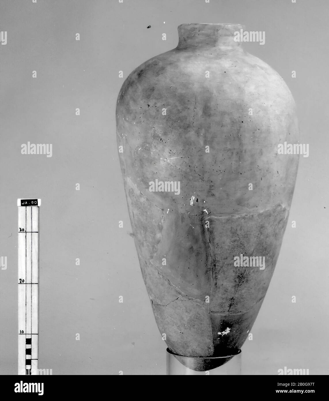 Type: 33, very large pottery, barely twisted, opening hand width ...