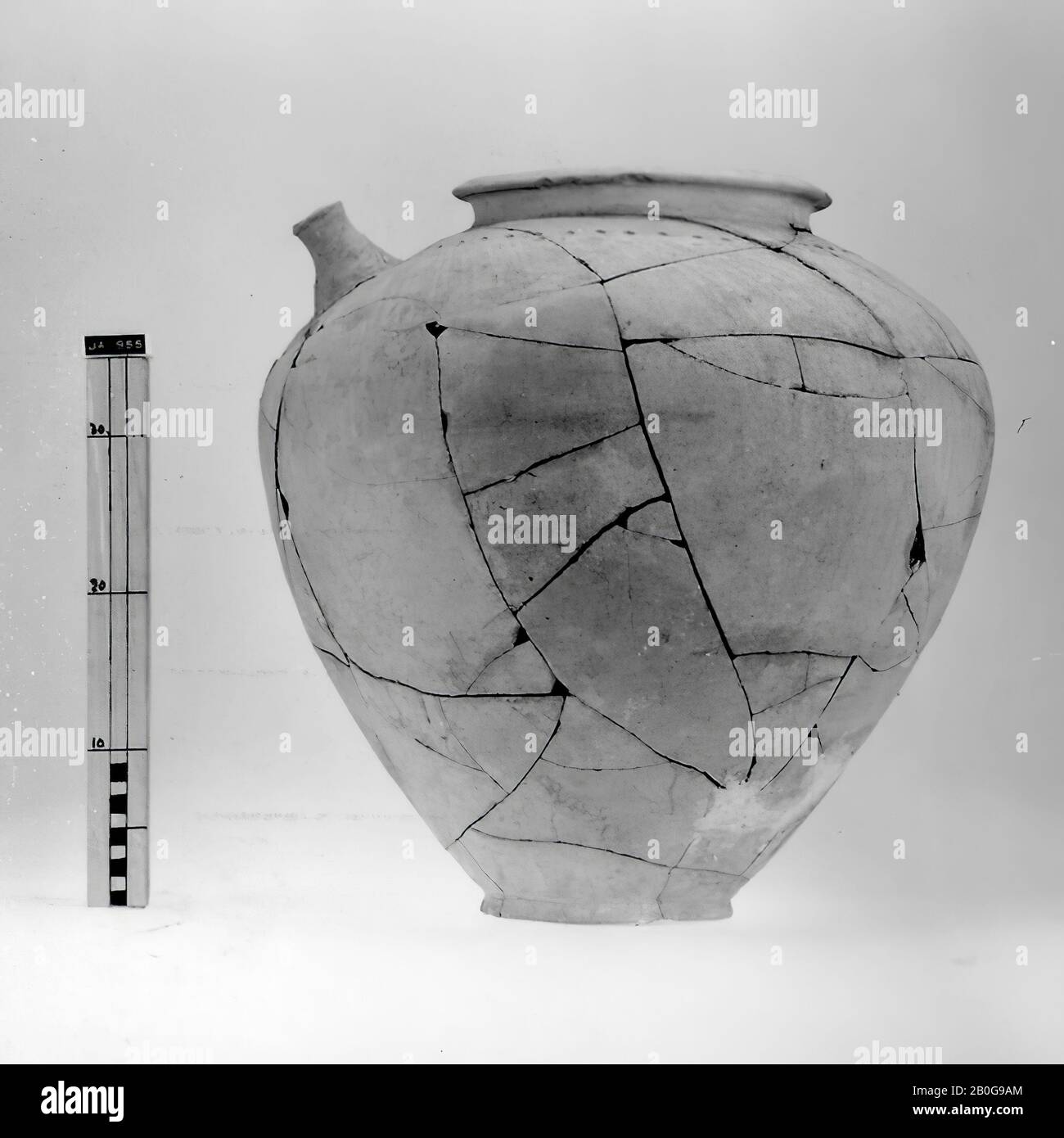 Shoulder pipe hi-res stock photography and images - Alamy