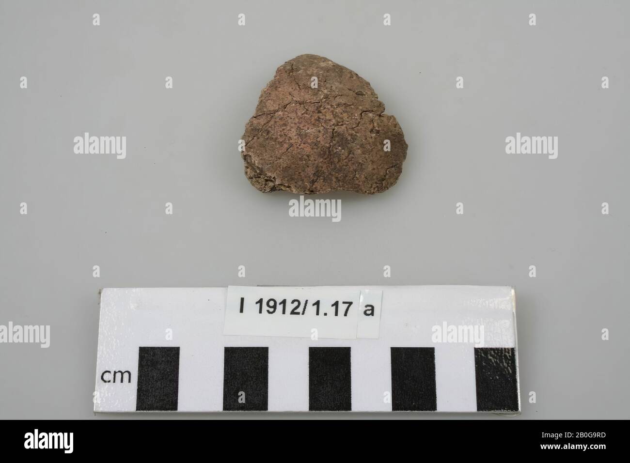 Shard of earthenware. Surface cracks, shard, earthenware, 4,3 x 4 x 1,5 ...