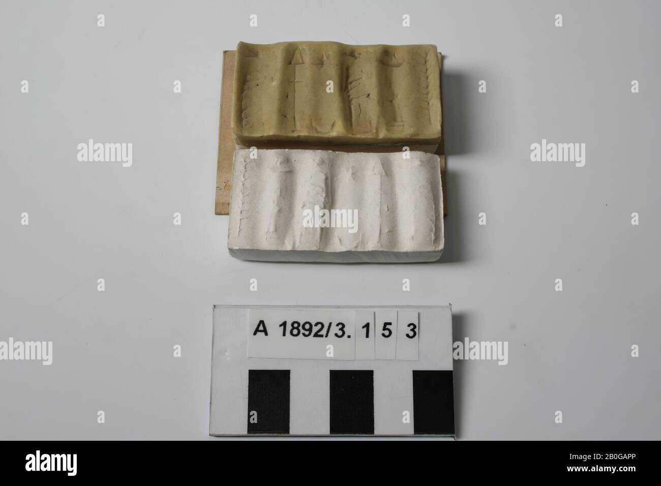 casting, impression, cylinder seal, sulfur, plaster, 2.7 x 5.5 x 2.2 cm ...