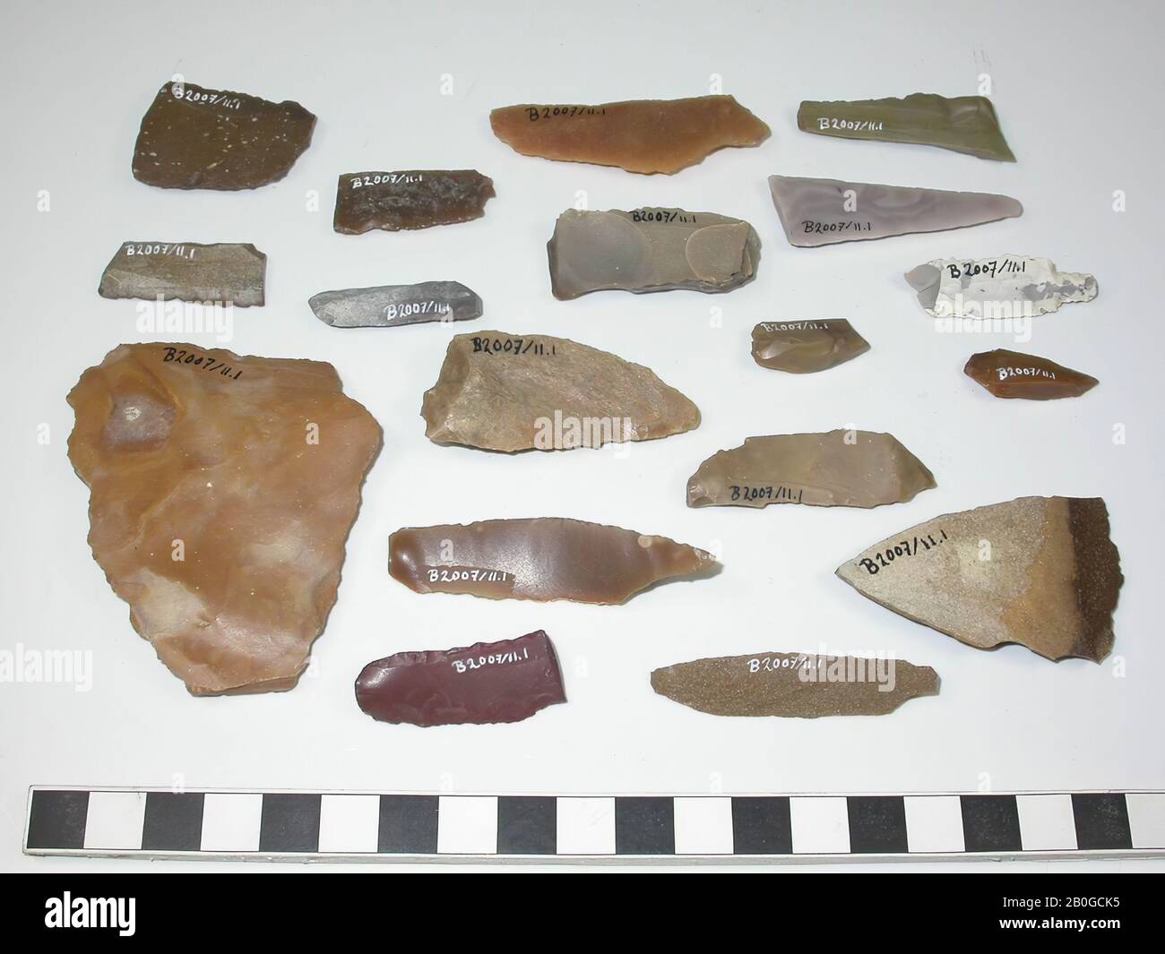 Flint spear points hi-res stock photography and images - Alamy