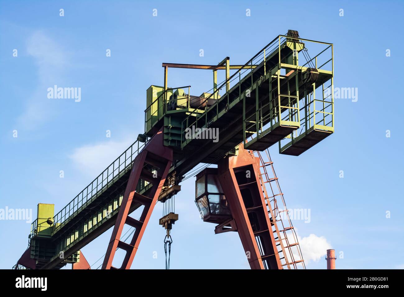 Crane factory rail hi-res stock photography and images - Alamy