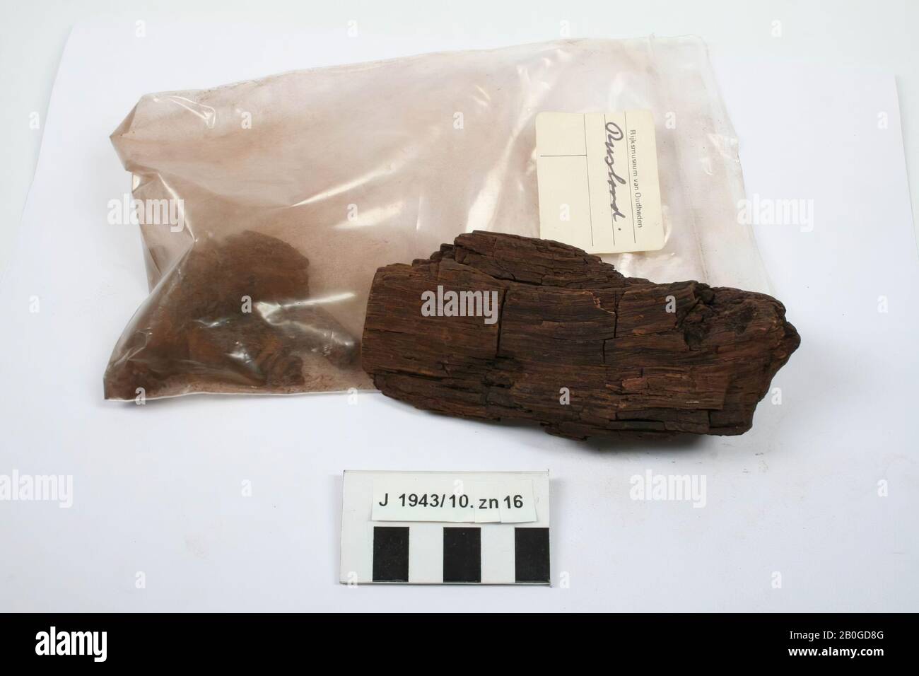 Multiple wood fragments hi-res stock photography and images - Alamy