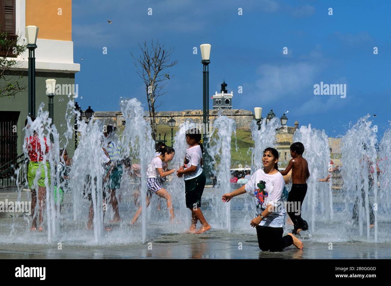 PUERTO RICO, OLD SAN JUAN, CHILDREN PLAYING IN FOUNTAIN Stock Photo - Alamy