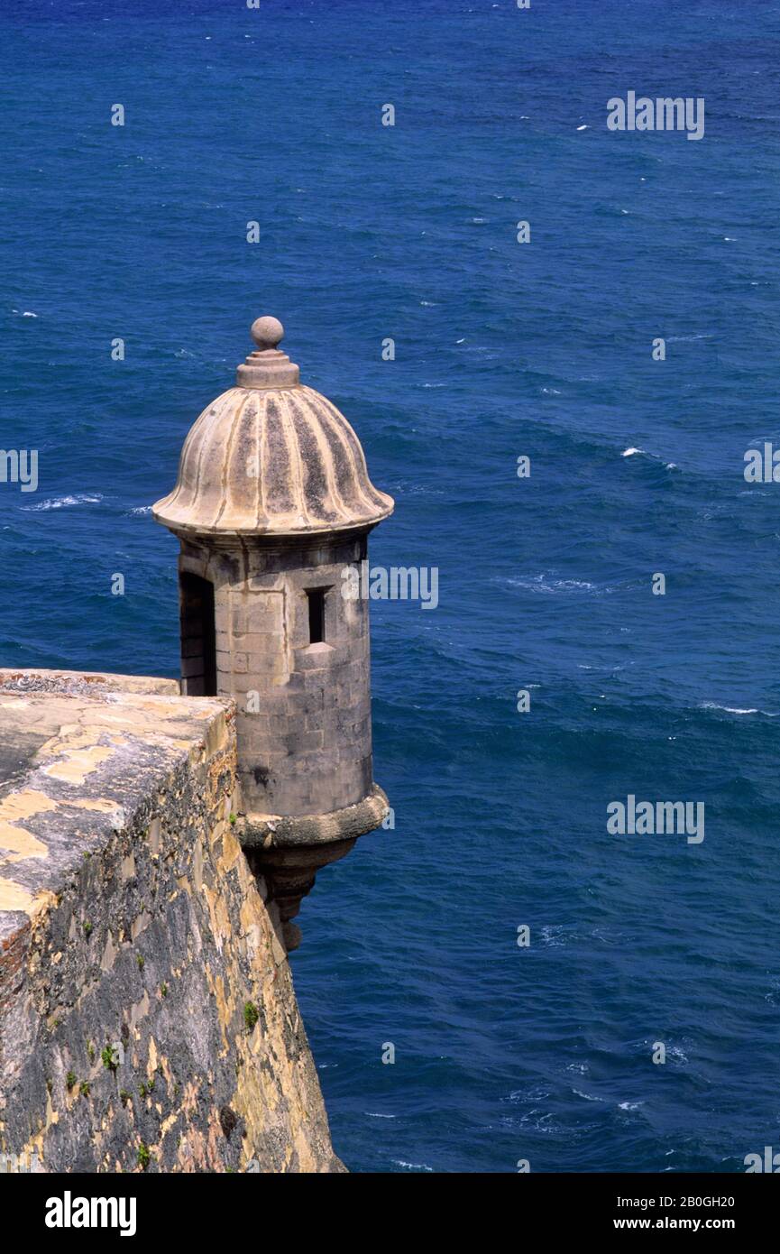PUERTO RICO, OLD SAN JUAN, CASTILLO DEL MORRO FORTRESS, SENTRIES ...