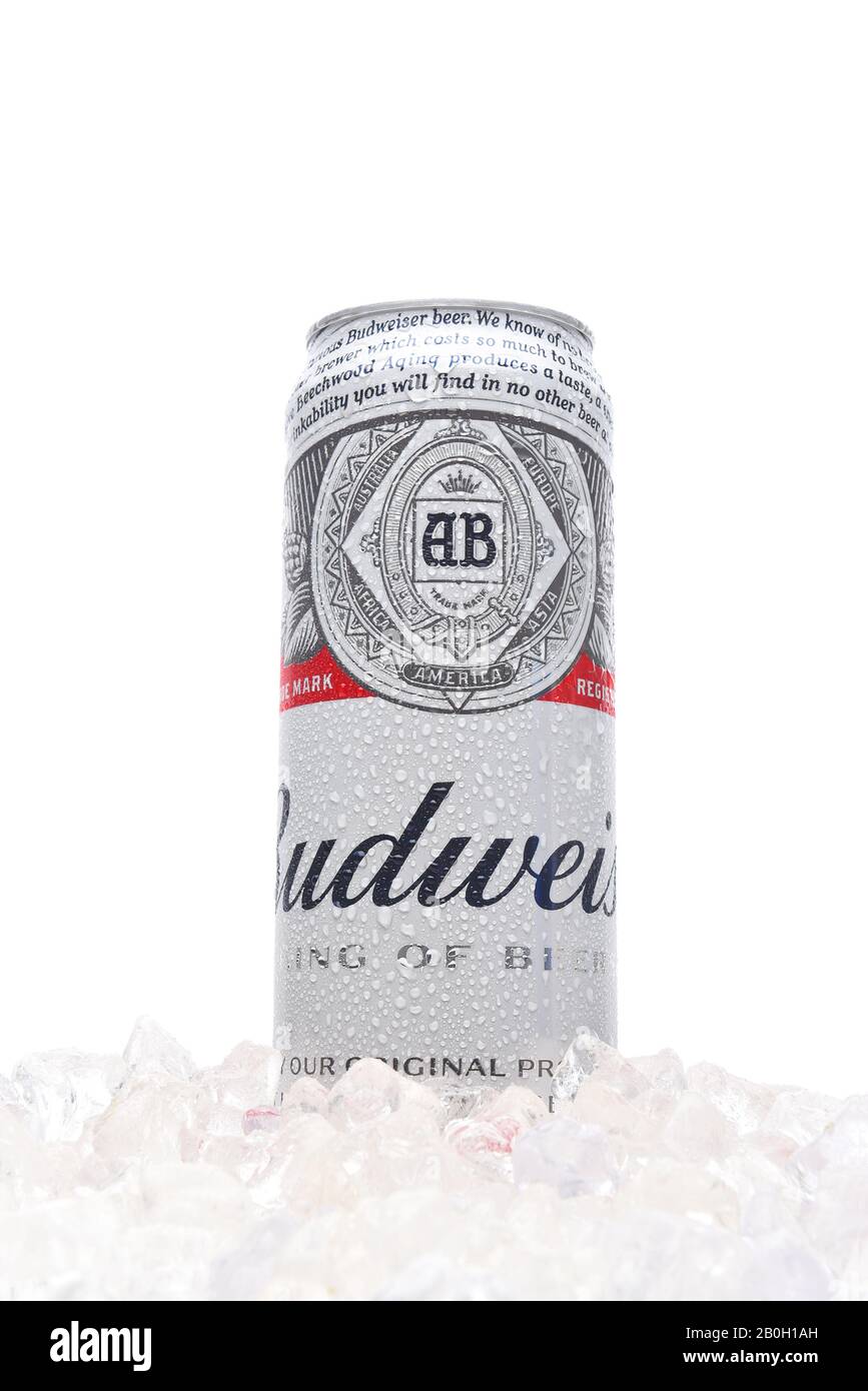 IRVINE, CALIFORNIA - MARCH 21, 2018: A 25 ounce king can of Budweiser ...