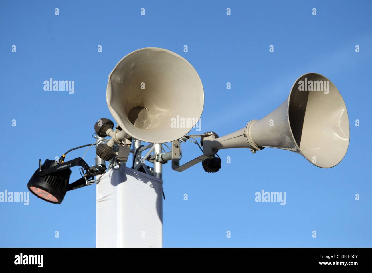 With funnel loudspeaker hi-res stock photography and images - Alamy