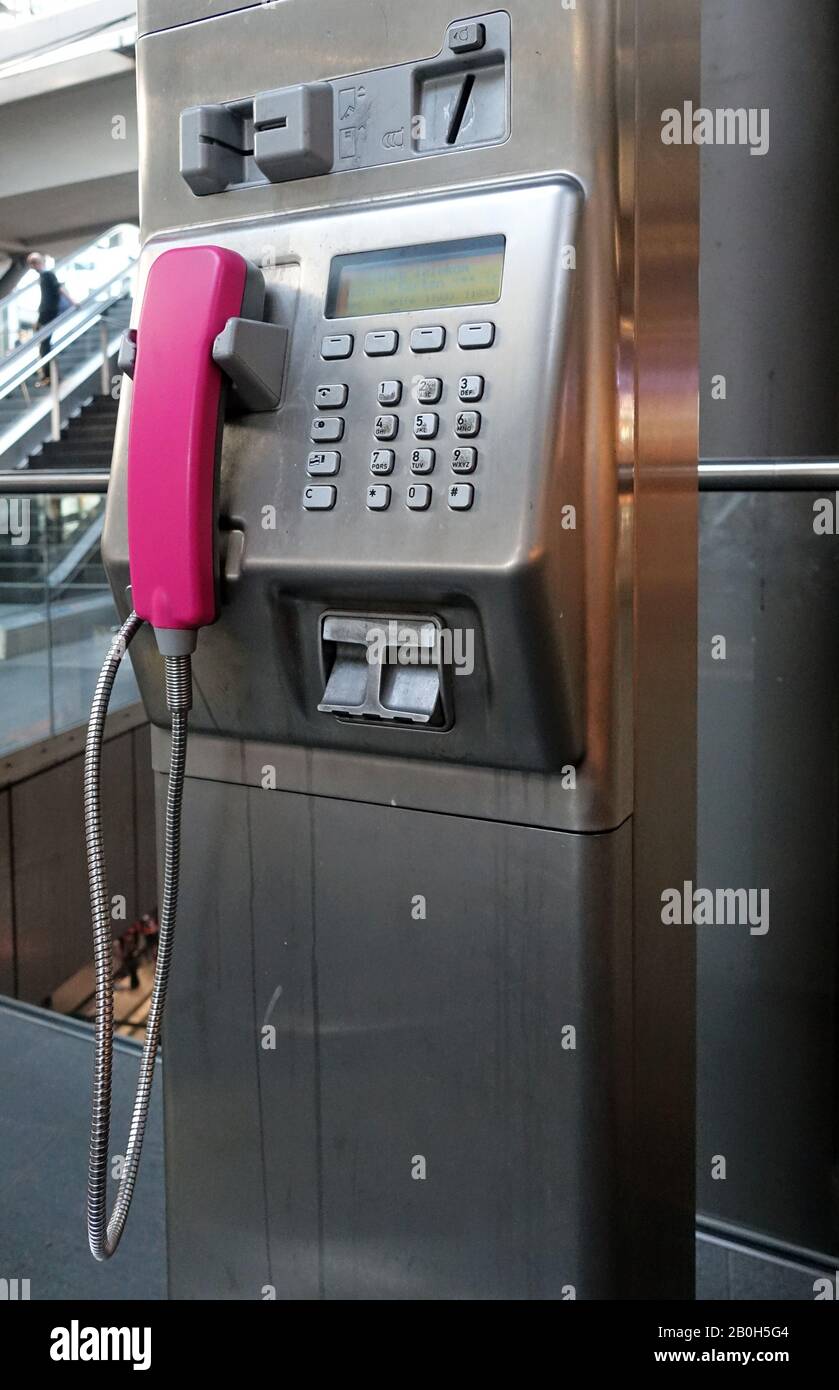 Telephone booth berlin hi-res stock photography and images - Alamy