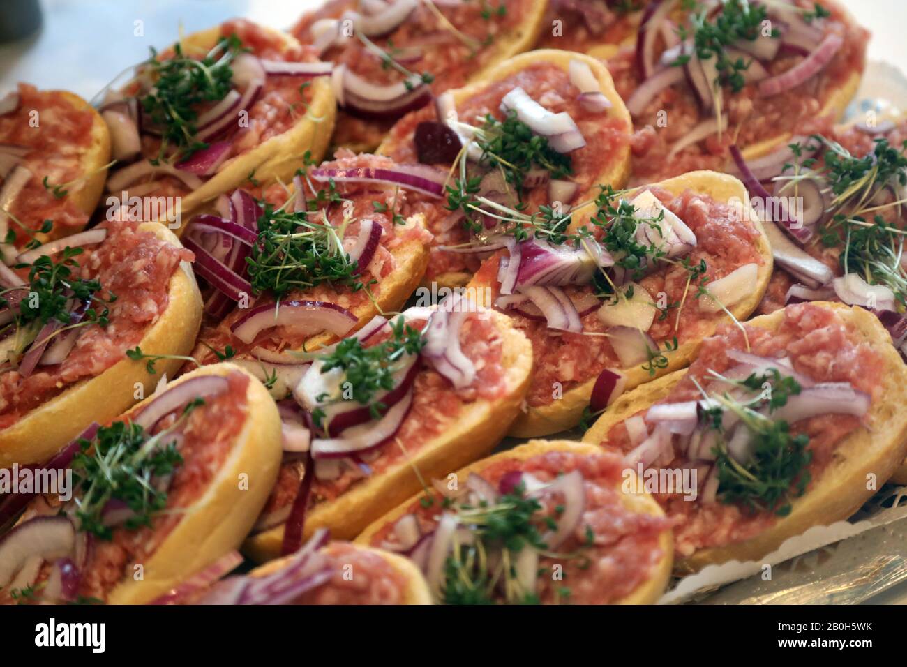 Mettbroetchen hi-res stock photography and images - Alamy