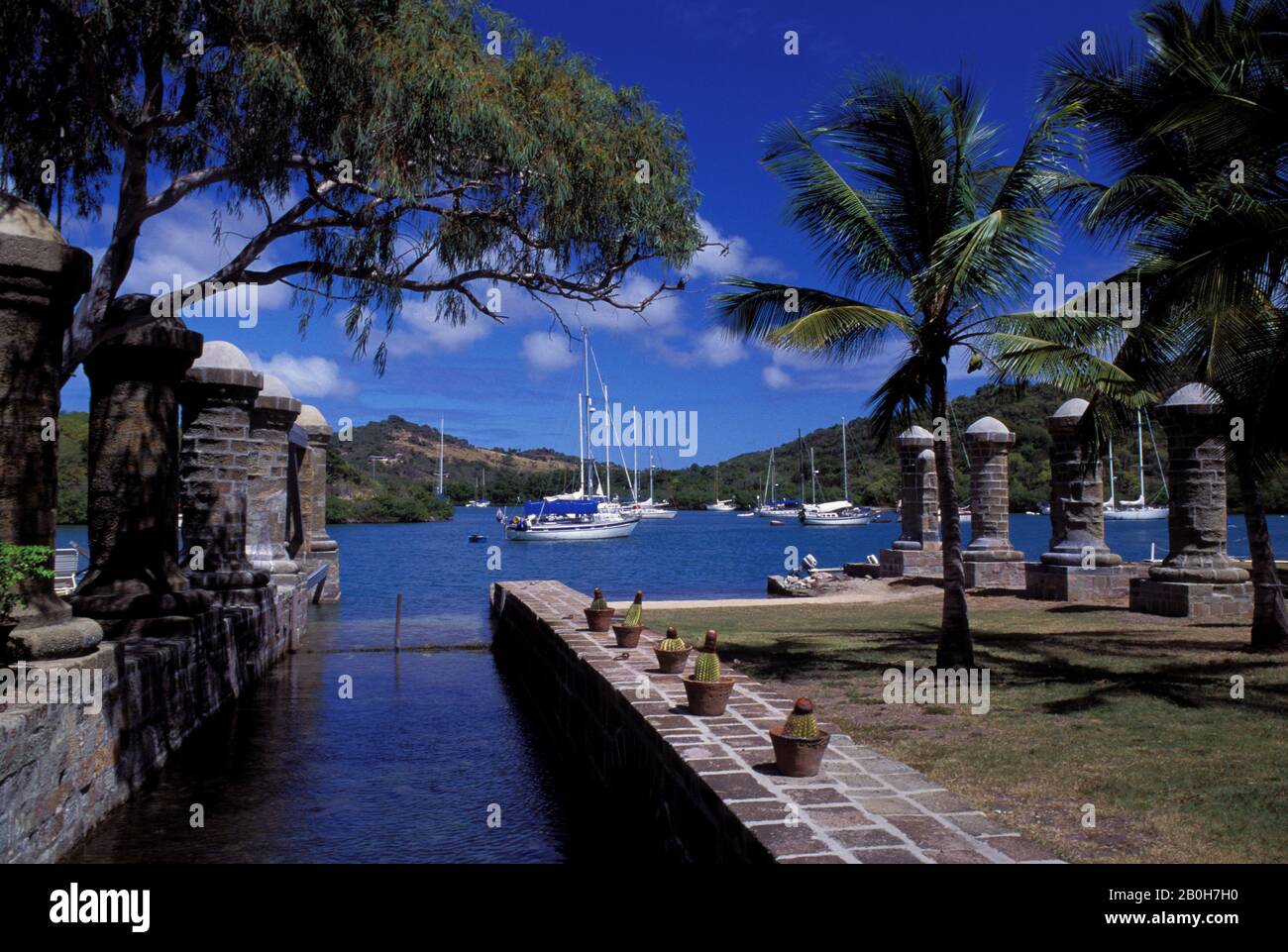 English harbor hi-res stock photography and images - Alamy