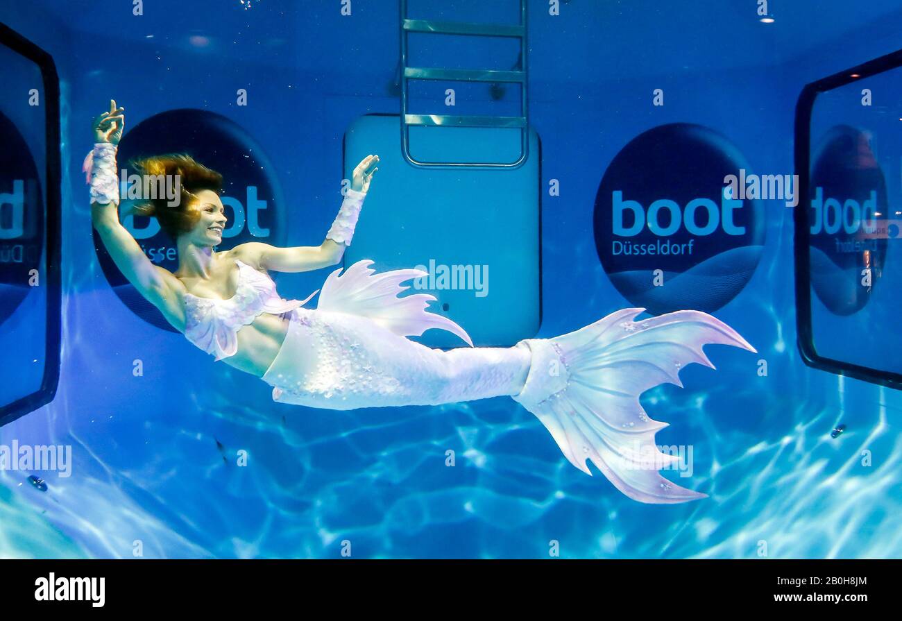 Mermaid model hi-res stock photography and images - Alamy