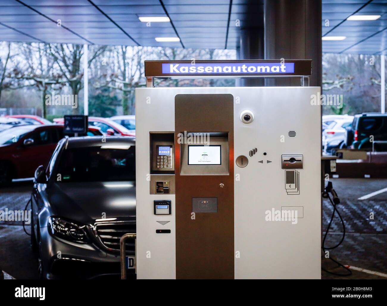 Automatic pay station High Resolution Stock Photography and Images - Alamy