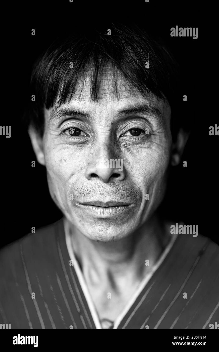 Tribal burma myanmar tribe ethnic Black and White Stock Photos & Images ...