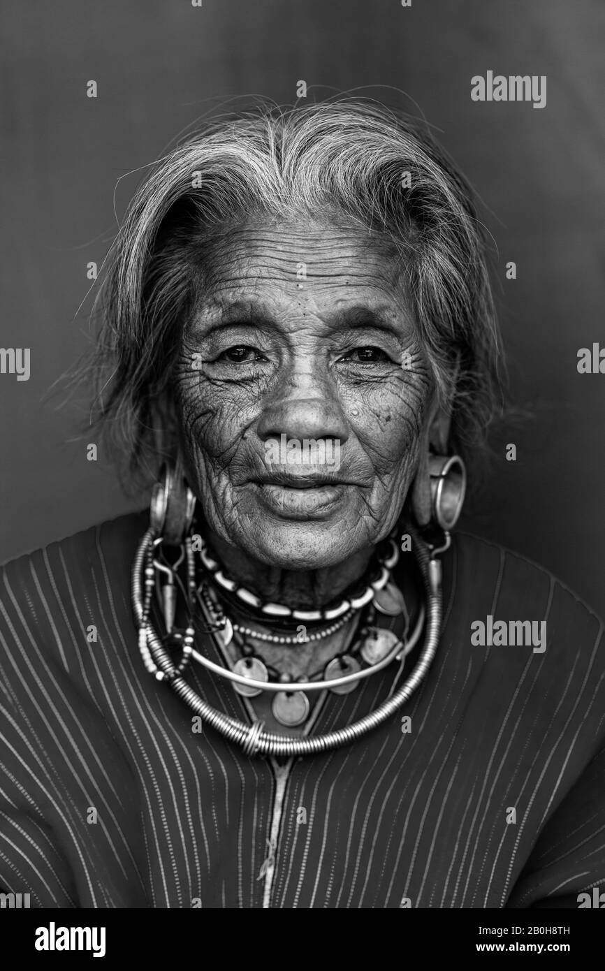 Tribe ethnic burmese group Black and White Stock Photos & Images - Alamy