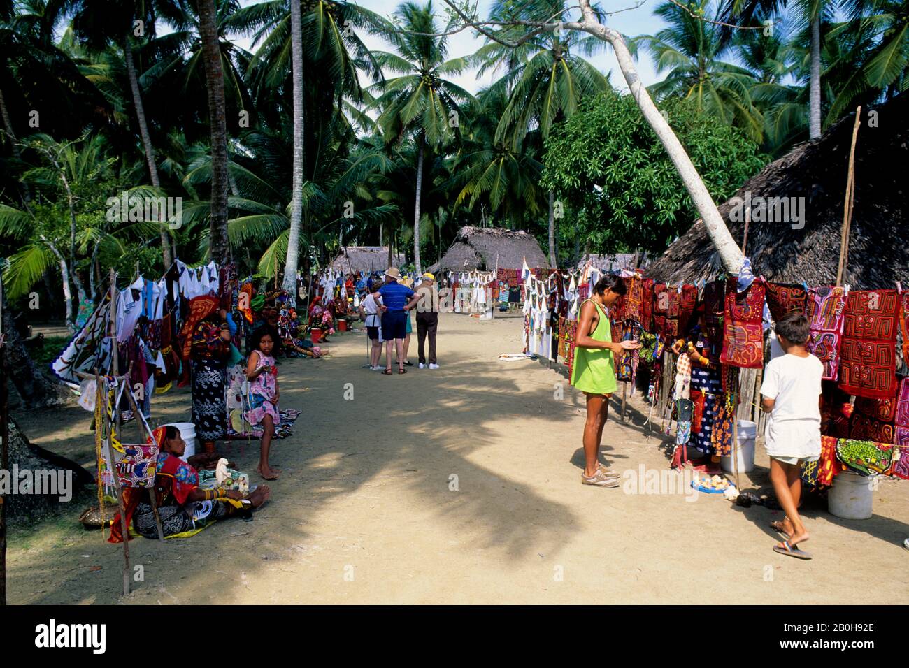 Kuna molas hi-res stock photography and images - Alamy