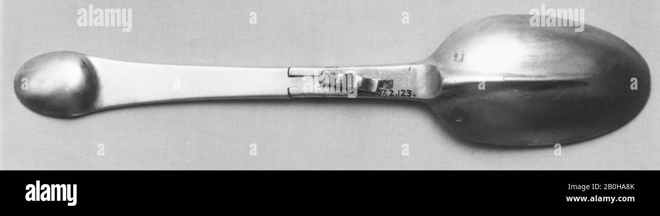 Double ended folding spoon hi-res stock photography and images - Alamy