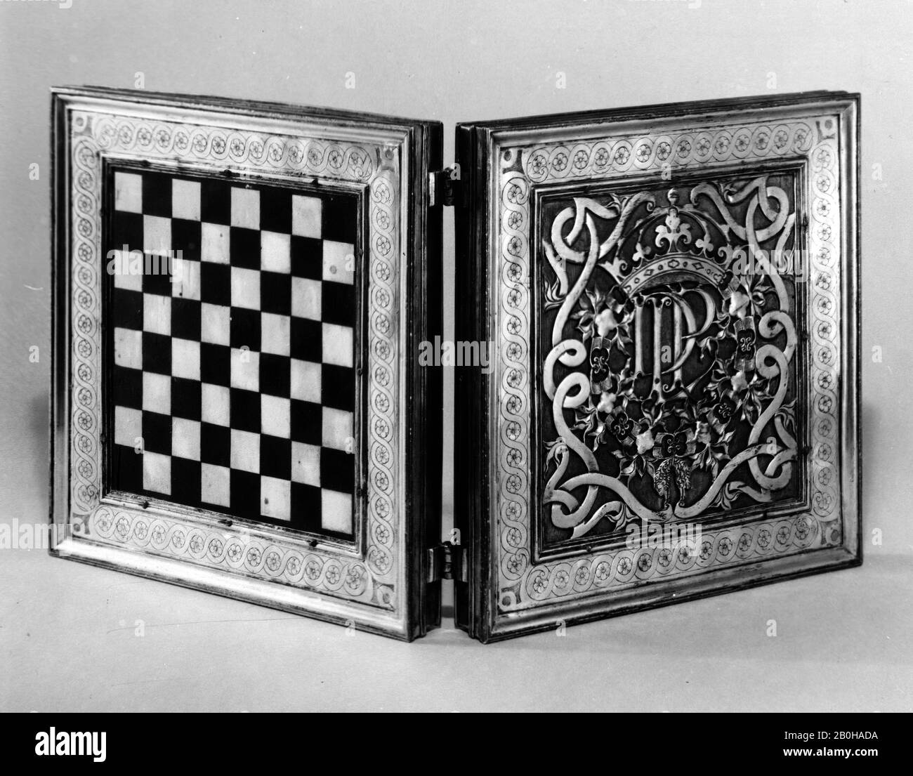 Tric trac board hi-res stock photography and images - Alamy