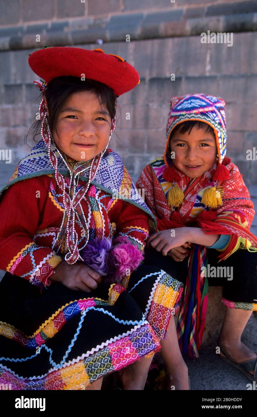 Quechua children hi-res stock photography and images - Alamy