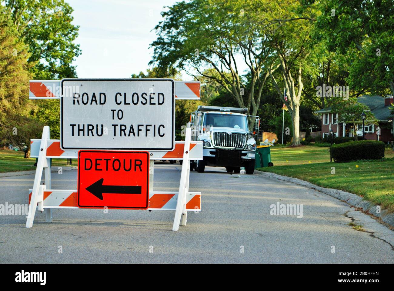 Traffic detour sign hi-res stock photography and images - Alamy