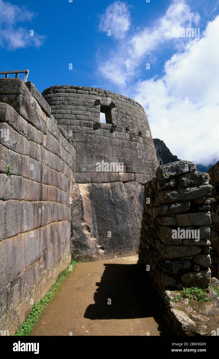 Temple sun machu picchu peru hi-res stock photography and images - Alamy