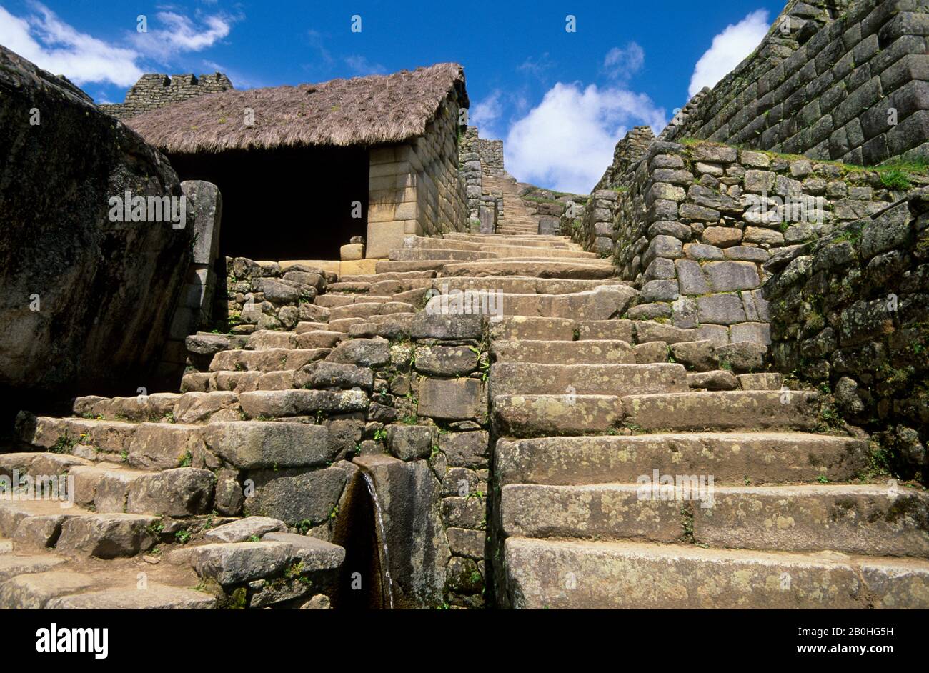 PERU, SACRED VALLEY, MACHU PICCHU, PRINCIPAL FOUNTAIN Stock Photo - Alamy