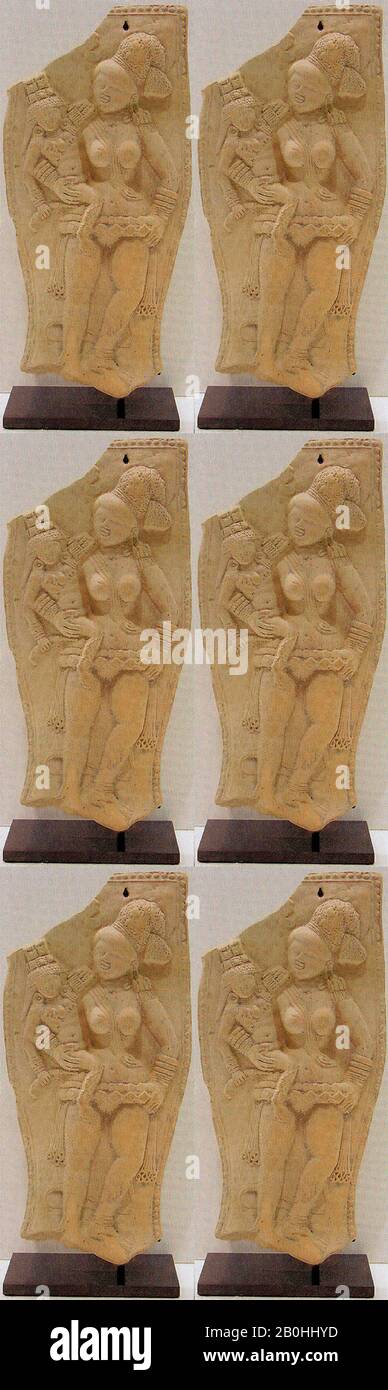 Yakshi india sculpture hi-res stock photography and images - Alamy