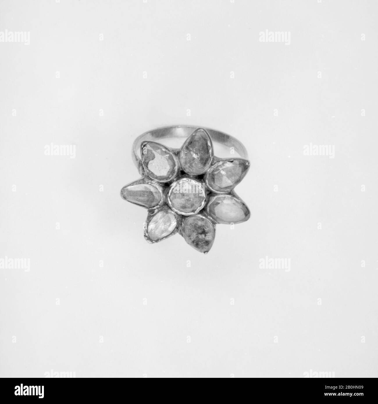 Silver and paste jewels hi-res stock photography and images - Alamy